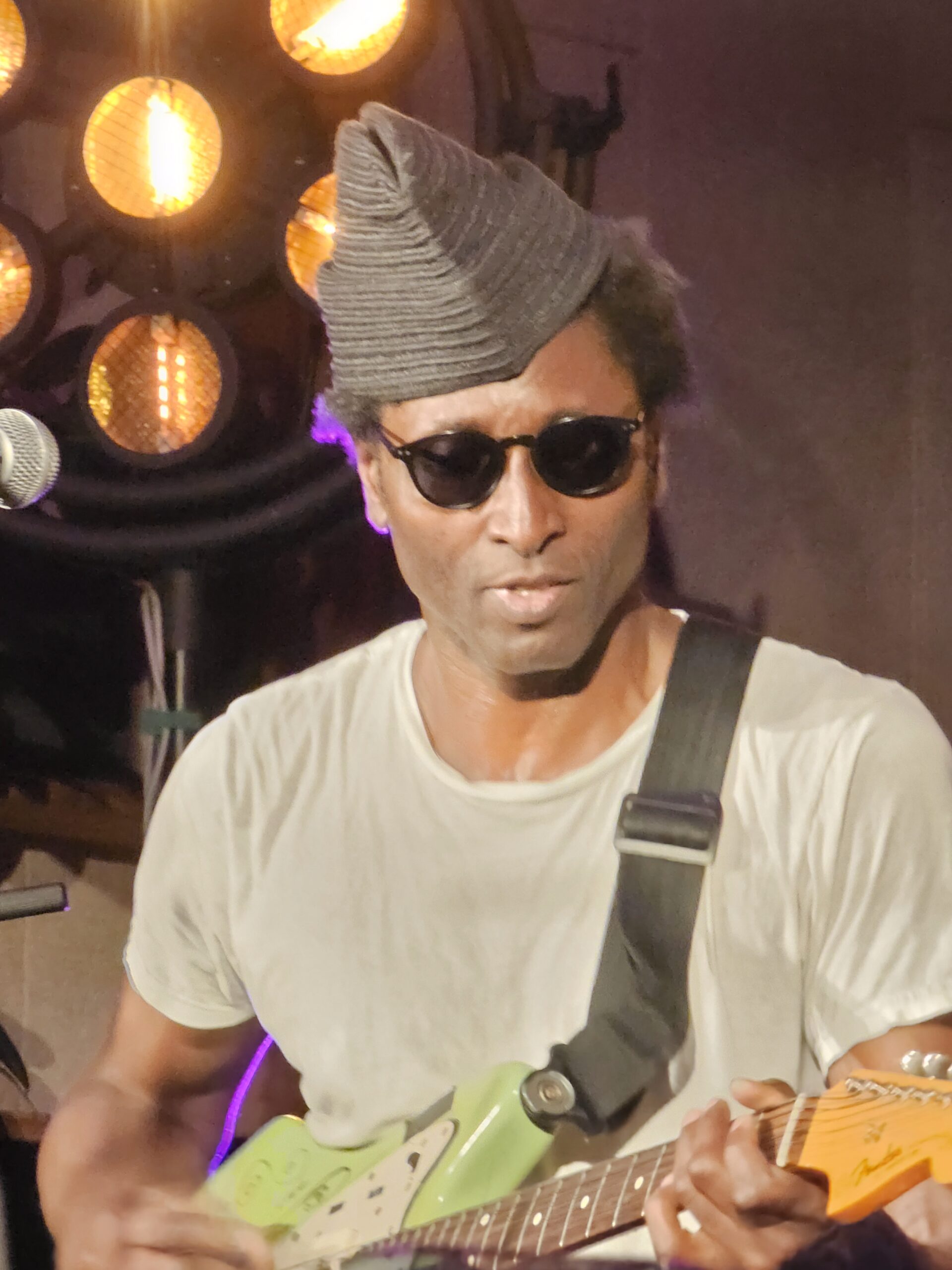 Keziah Jones, prince du "blufunk" : " j'aime transmettre l'énergie"